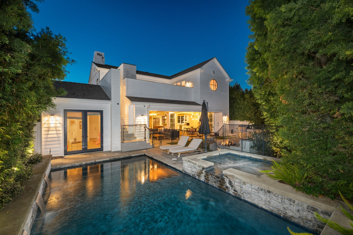 901 Clay St - Stavros Group